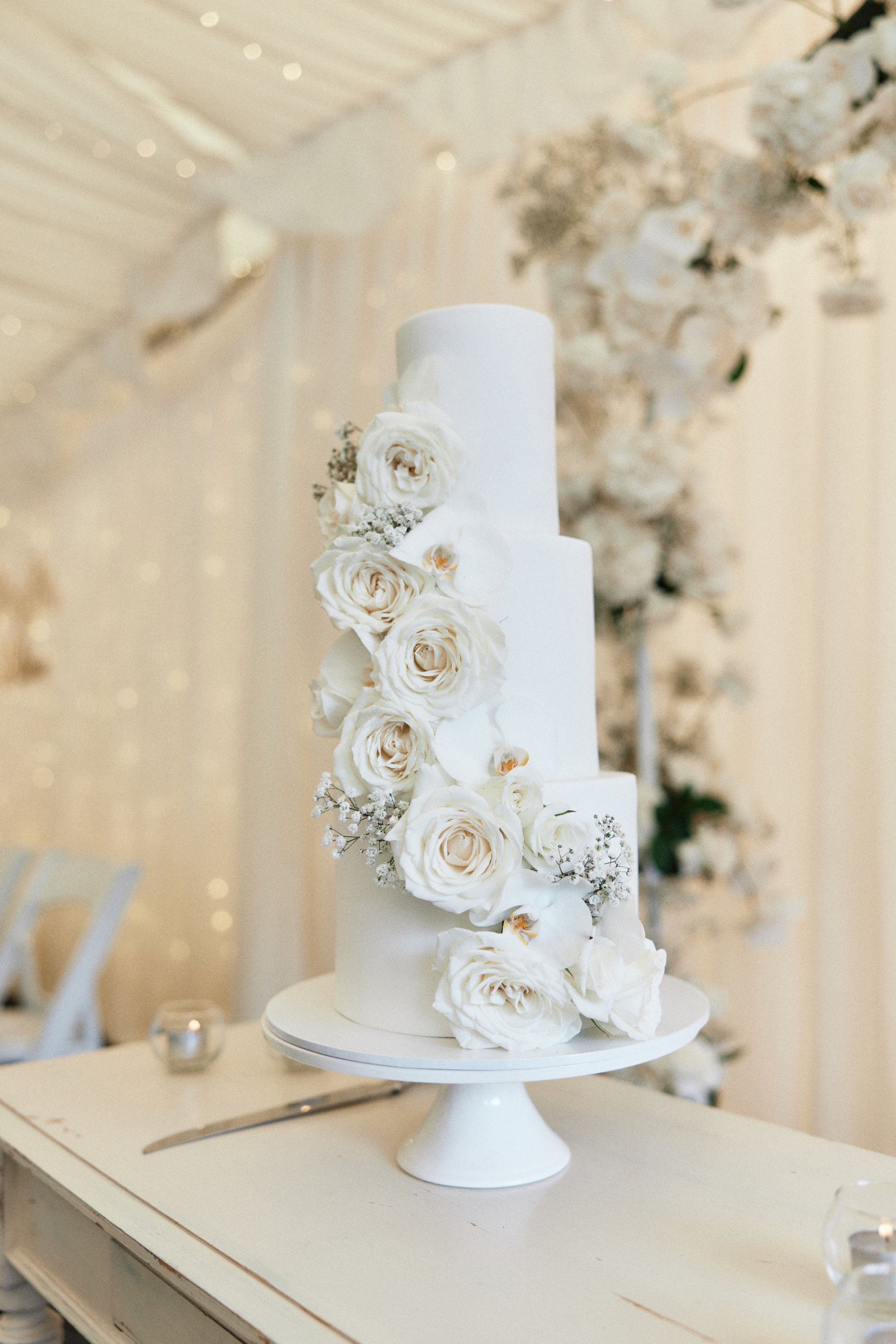 White Rabbit Cakes: Custom Wedding and Birthday Cakes